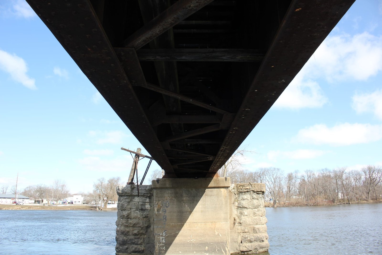 KBSR Kankakee River Bridge (Aroma Park)