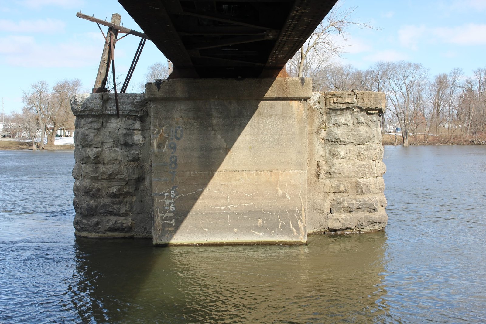 KBSR Kankakee River Bridge (Aroma Park)