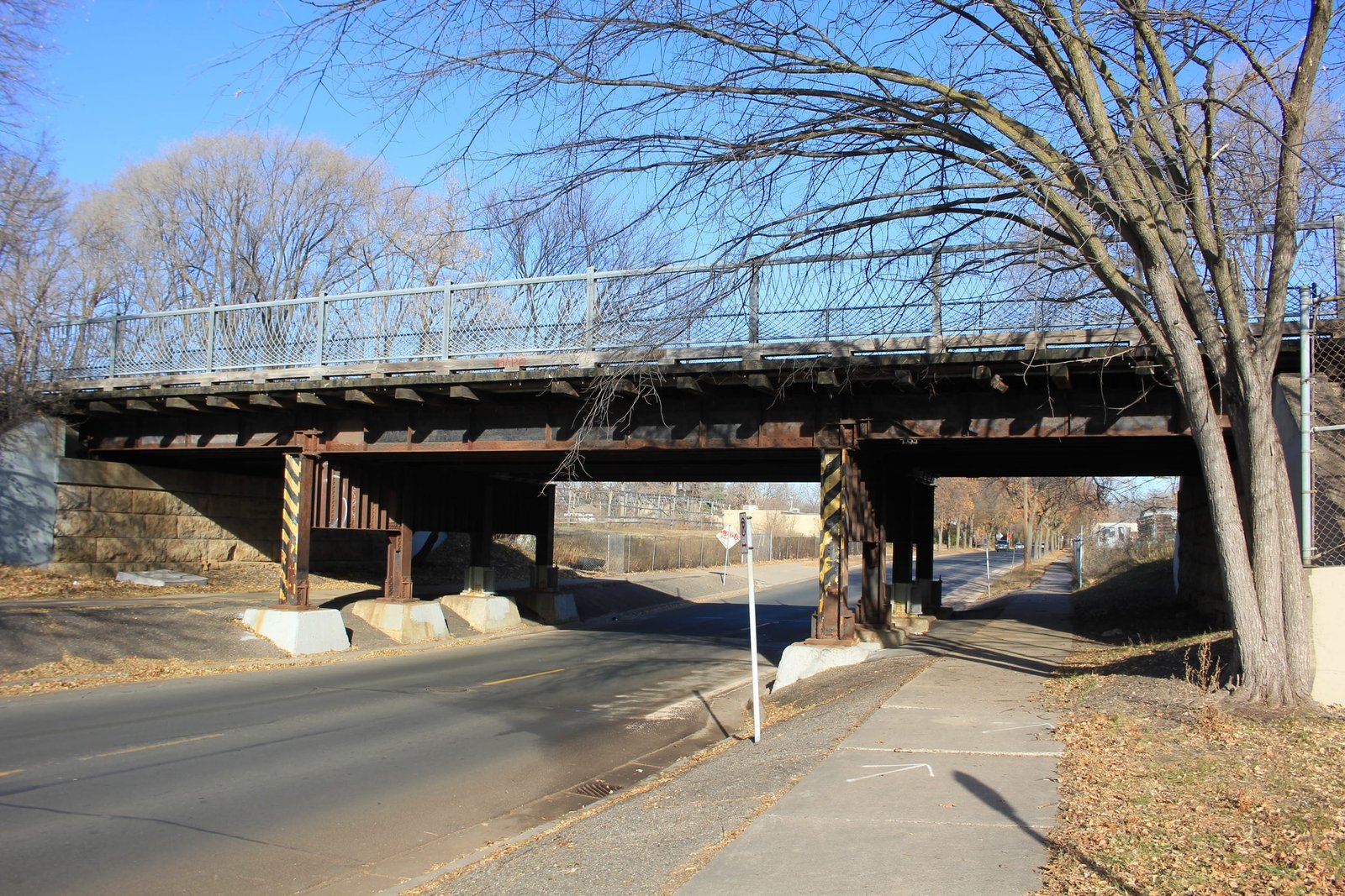 CPKC 31st Avenue Bridge