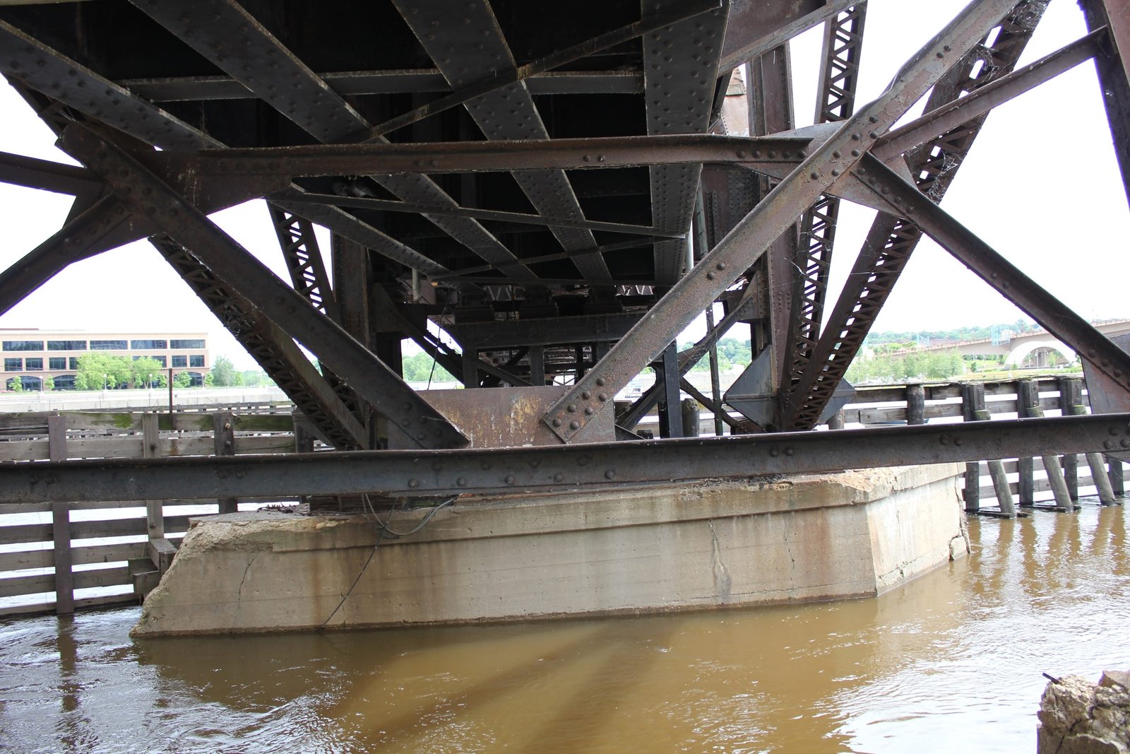 Robert Street Lift Bridge