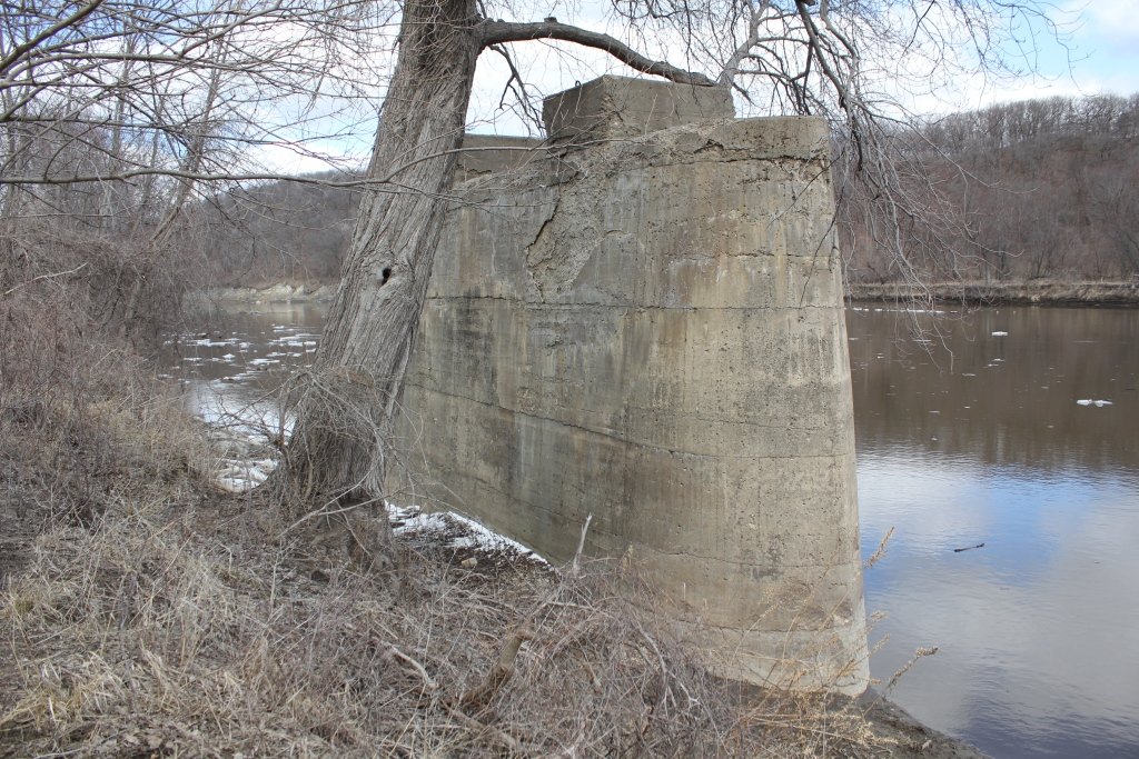 Moingona Railroad Bridge