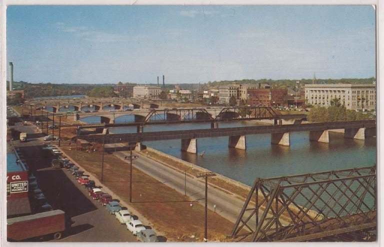 Des Moines Red Bridge