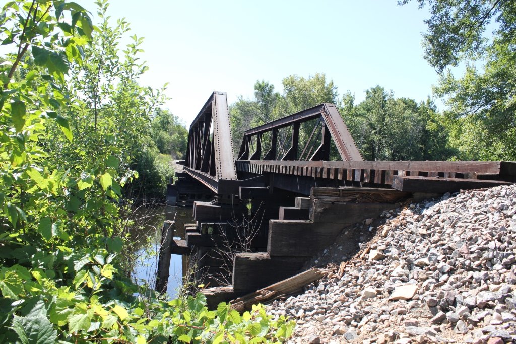 FOXY Pine River Bridge